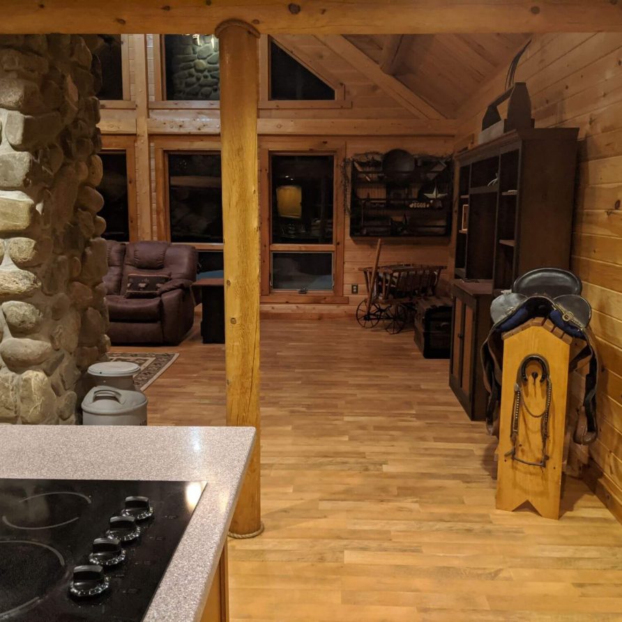 Rustic Retreat Lodge - Rooms & Suites